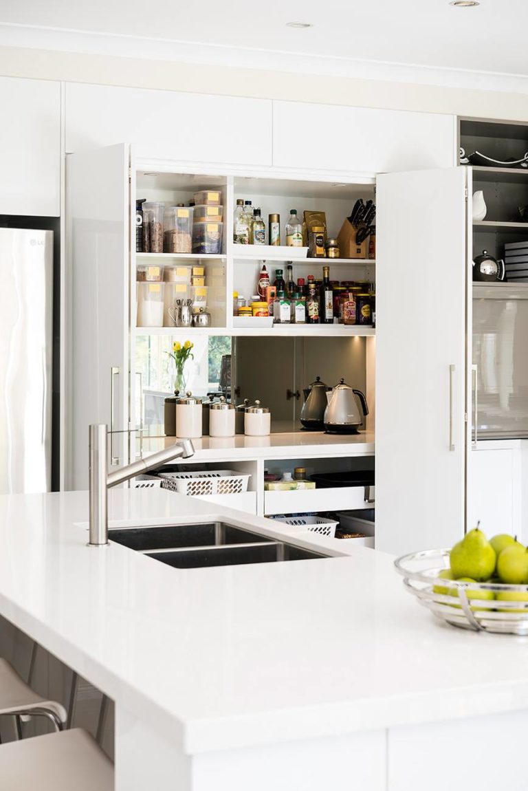 A gorgeous white kitchen that combines form and function